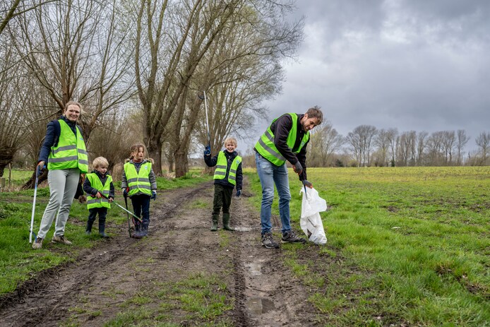 Milieuraad organiseert vijf dagen lang zwerfvuilactie: “Steek handje ...