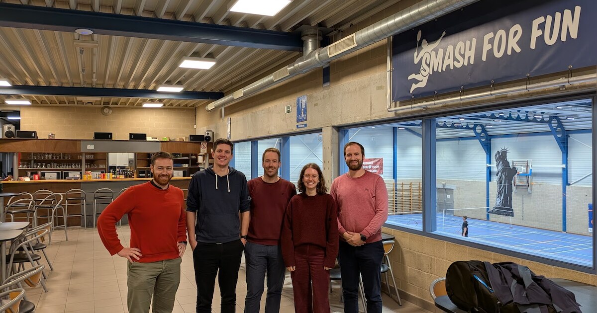 Team van ‘Smash for Fun’ neemt uitbating cafetaria sporthal Lembeke op ...