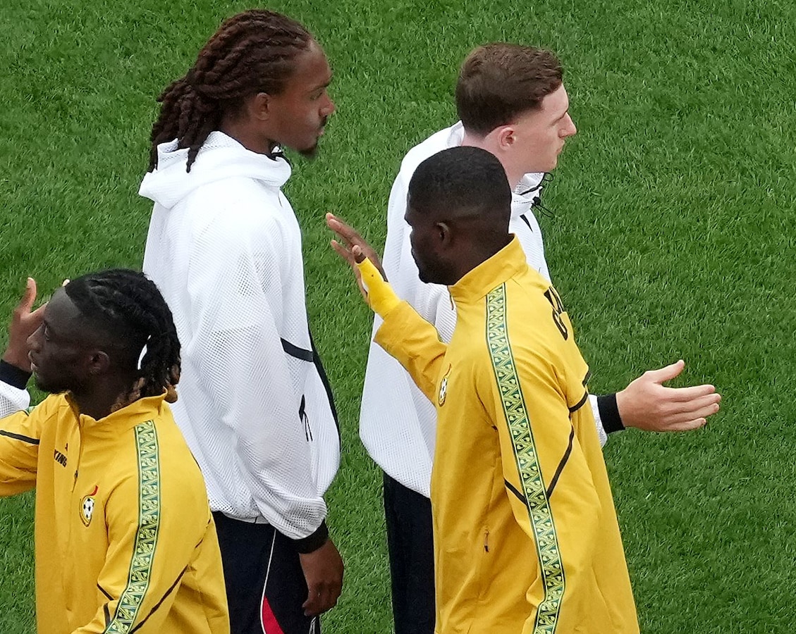 Het opvallend­ste moment uit saaie Engeland-Ghana: Djed Spence weigert ...