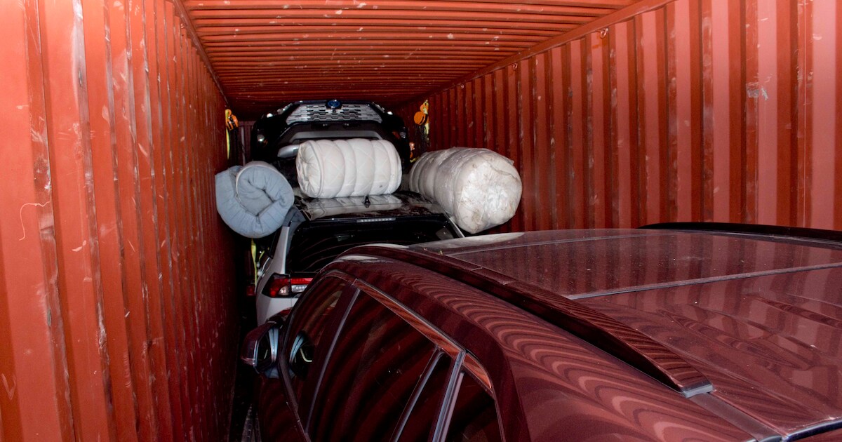 18-koppige dievenbende stal dure SUV’s en verscheepte ze in containers ...