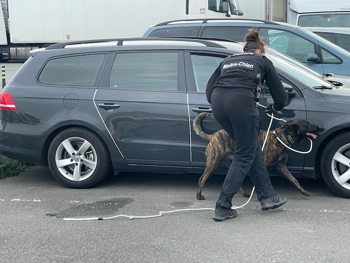 Transportzone LAR in Rekkem afgesloten voor controle-actie | Menen | hln.be