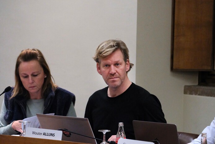 ‘Getalm’ over bouw oefencomplex KV Kortrijk haalt gemeenteraad: “Club ...