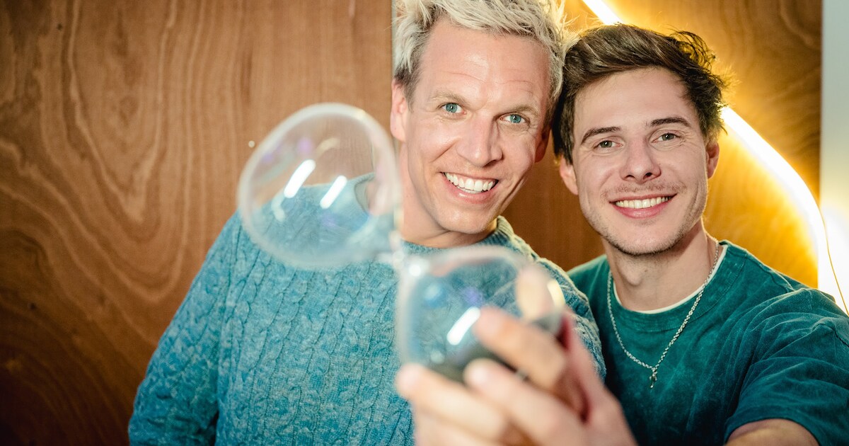 James Cooke openhartig over onzekerheid: “Onze relatie heeft echt aan ...