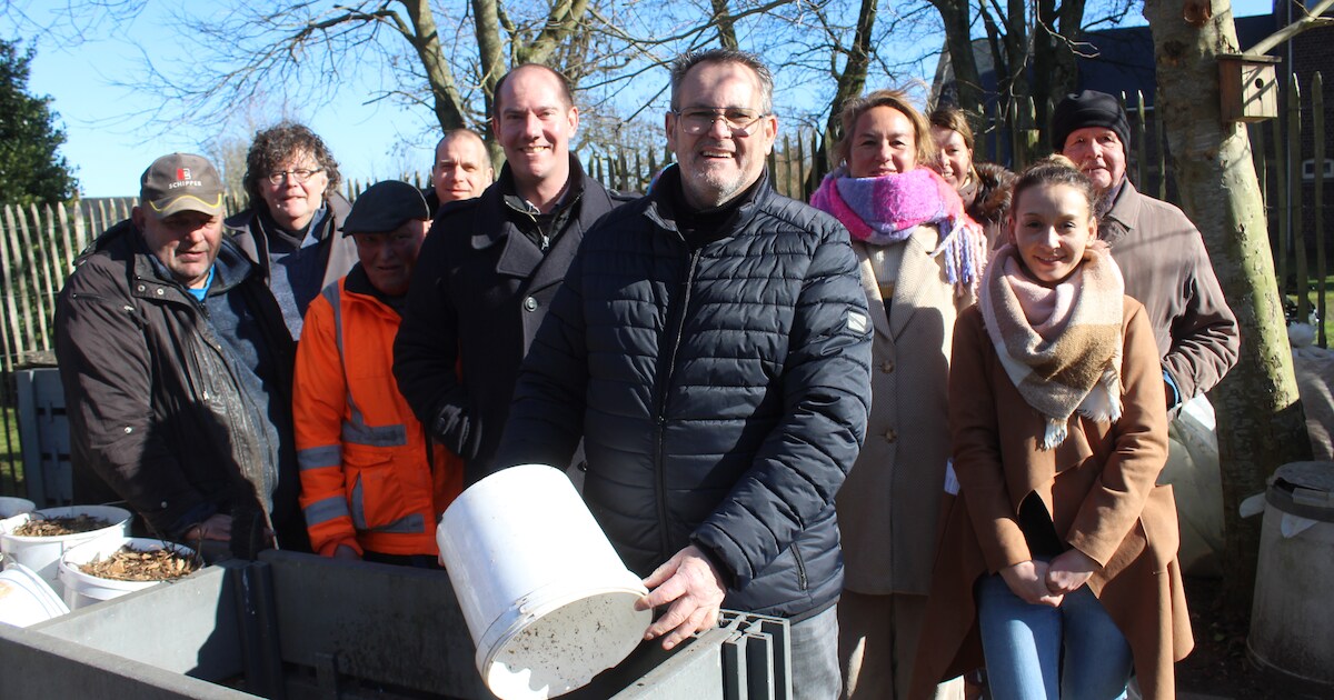 VIDEO. Francis (77) is 15.000ste bezoeker van compostplaats aan Kuma ...