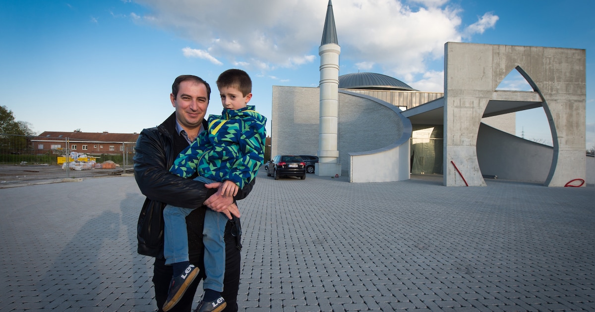 Turken vieren nieuwe moskee | Lier | HLN.be