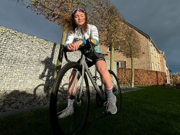 Beloftevolle wielrenster Emma (18) knokt terug na drie maanden ...