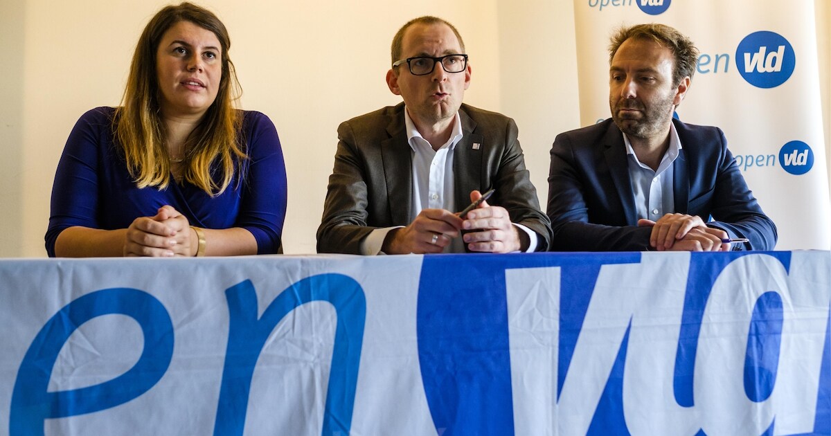 Driekoppige ploeg leidt Open Vld naar 2018 | Antwerpen | HLN.be