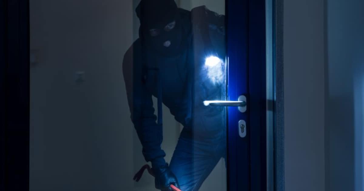 Inbraak in huis aan Kruishoutemsesteenweg in Zingem | Kruisem | HLN.be
