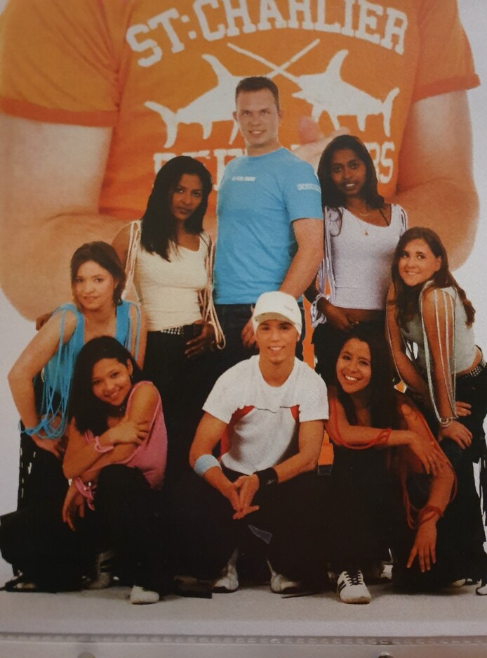 Jason Bradley (45) staat 25 jaar op de planken: “Ik ga letterlijk zingen tot in mijn kist ...