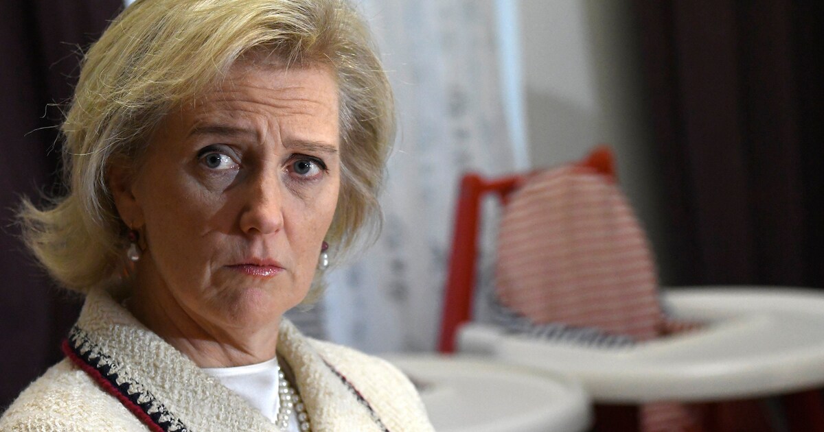 Prinses Astrid toont haar warme hart en bezoekt Brussels 'Asiel voor ...