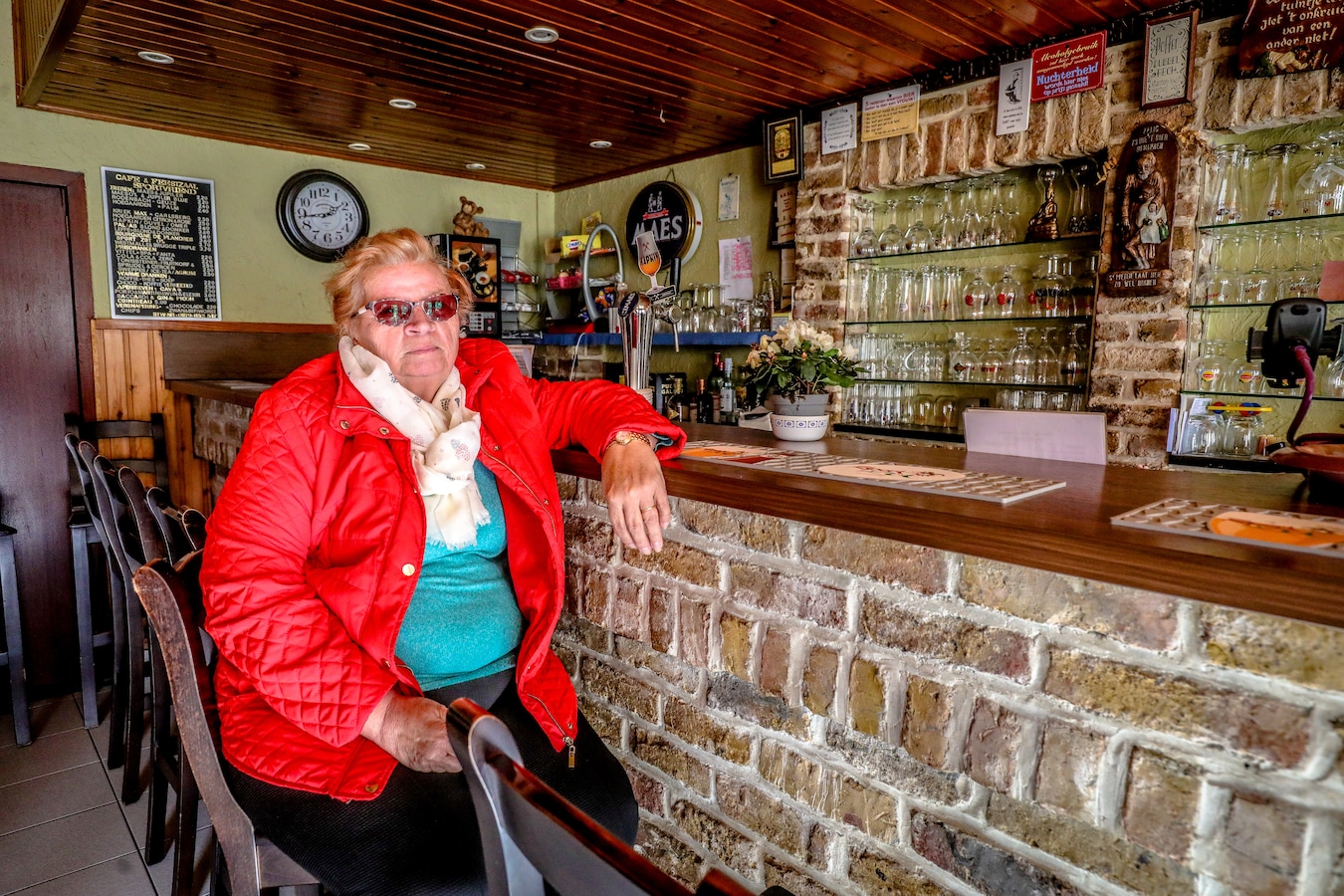 MIJN STAD. Het Oudenburg van Eliane (74), die 25 jaar Café Sportvriend ...