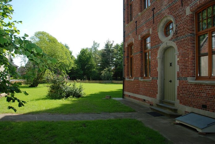 Expo 'Olmen op het einde van de 20ste eeuw' tijdens Olmen Jaarmarkt ...