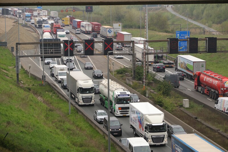 Tot 40 minuten file: grote drukte op snelwegen richting Antwerpen ...