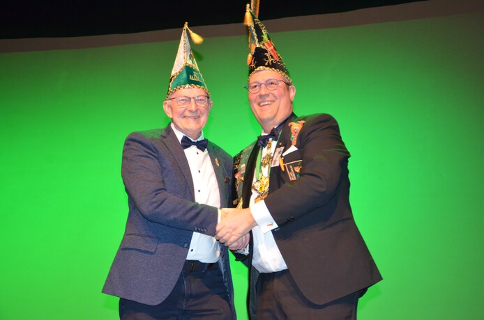 Carnavalswereld rouwt om Robert Van Opdenbosch (76): “Op alle ...