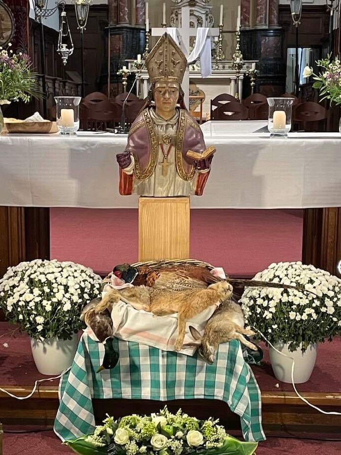 Traditionele hazenverkoop en wildveiling gered: nieuwe veilingmeester ...