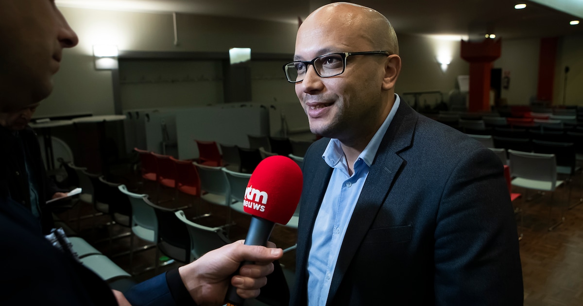 Vlaams Belang verlaat Antwerpse gemeenteraad na uitbrander Bart De ...