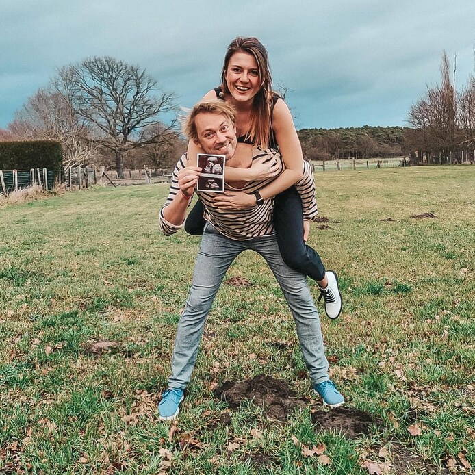“Uitgerekend voor woensdag”: radiostem Nasrien Cnops telt af naar komst ...