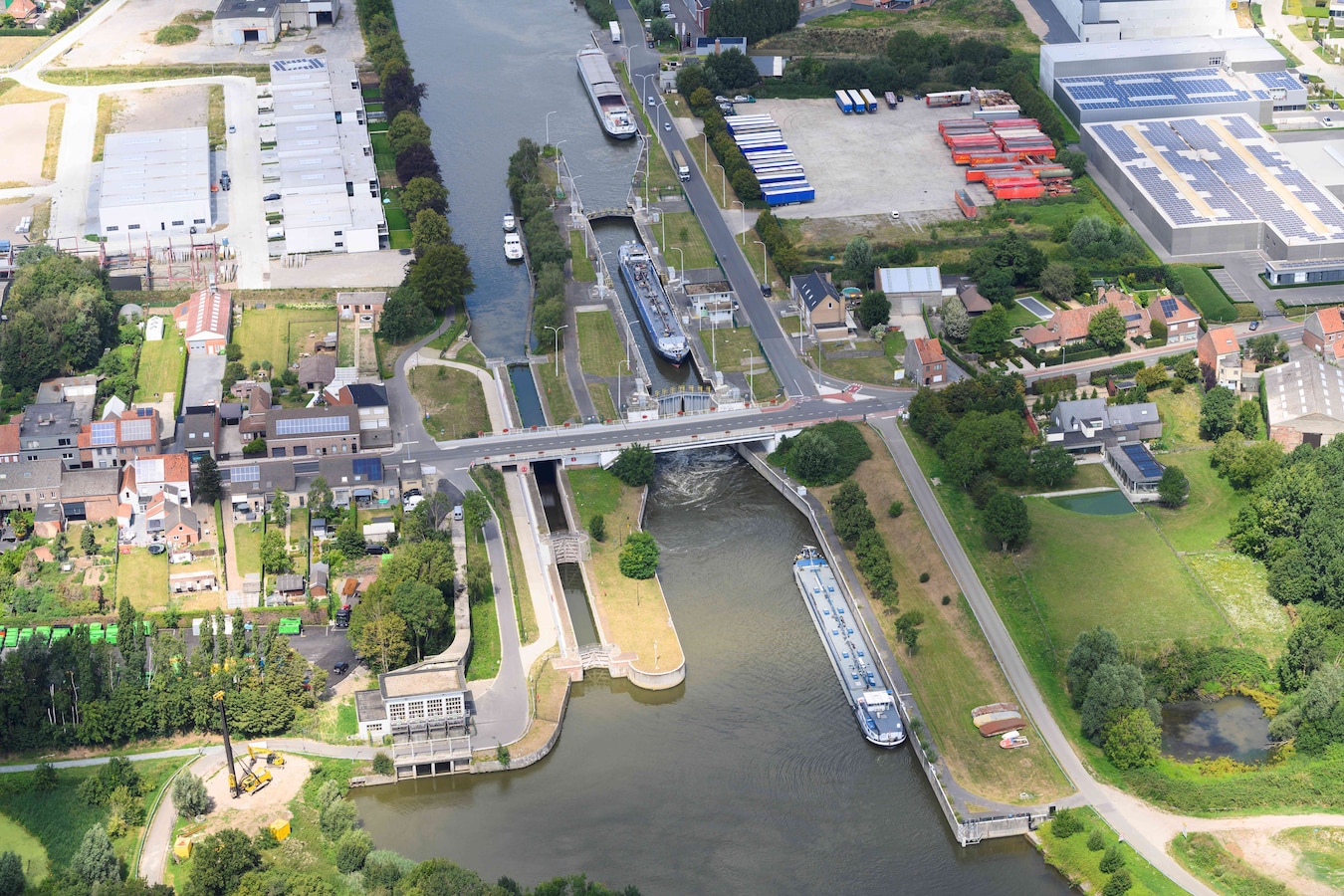 Kanaal Roeselare-Leie krijgt nieuwe sluis voor schepen tot 3000 ton ...