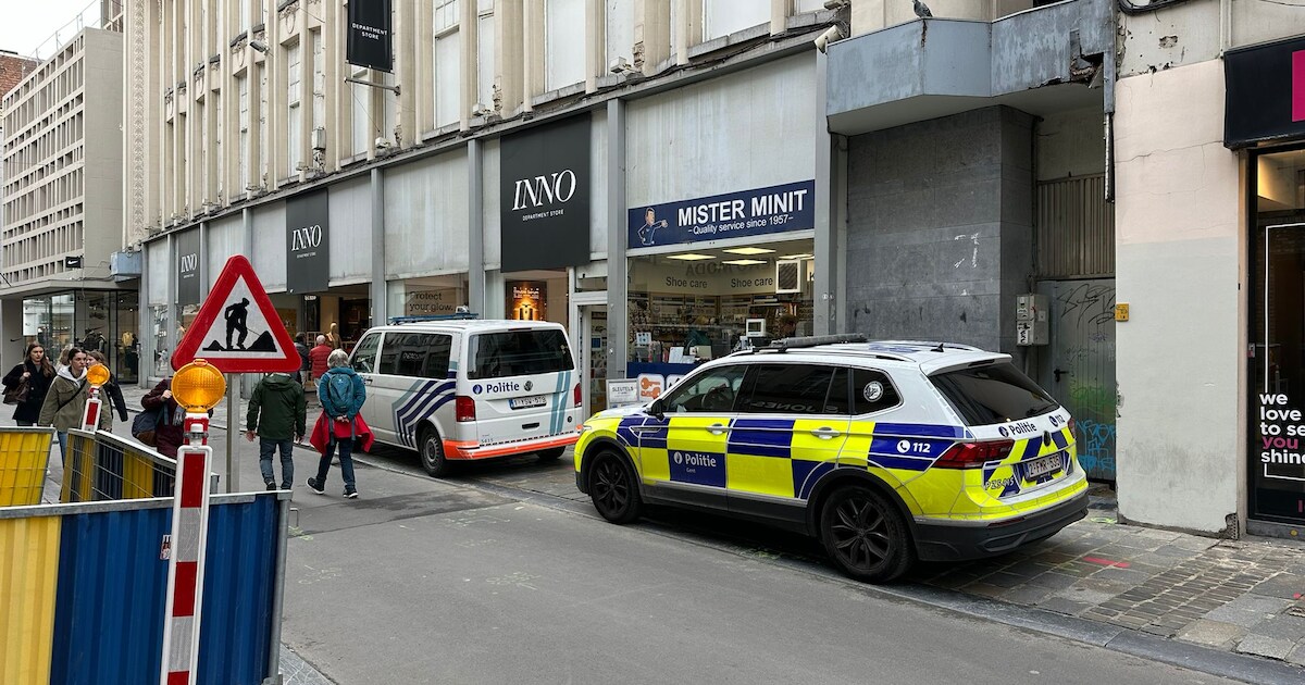 Doctoraatsstudente (25) gaat met moeder op rooftocht in Gent en samen ...