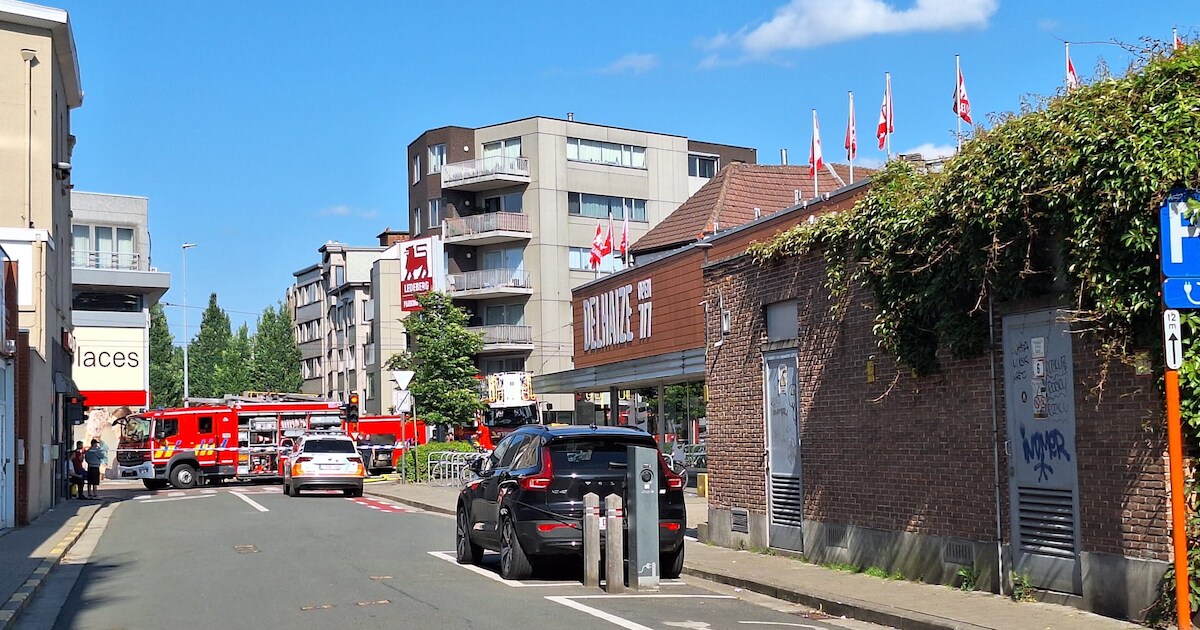 Brusselsesteenweg in Gent tijdlang afgesloten door brand in restaurant ...