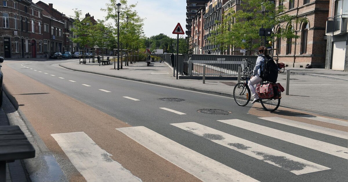 Fietsstrook zorgt voor verwarring | Leuven | HLN.be