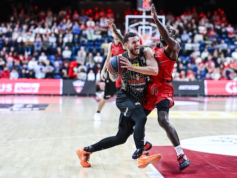 Op een zucht van 15de landstitel op rij: BC Oostende krijgt matchbal ...