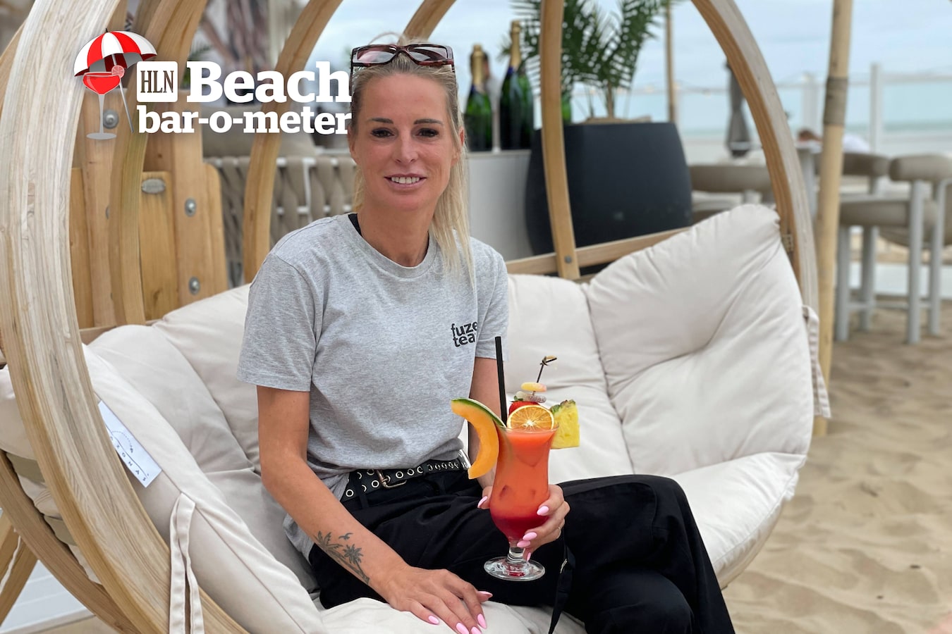 Beachbar Bar à Mar in Oostende, waar Melanie het vliegtuig deze zomer ...