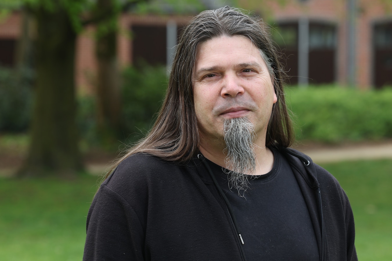 “Volgens Simon Cowell draaide Kurt Cobain zich om in z’n graf na mijn ...