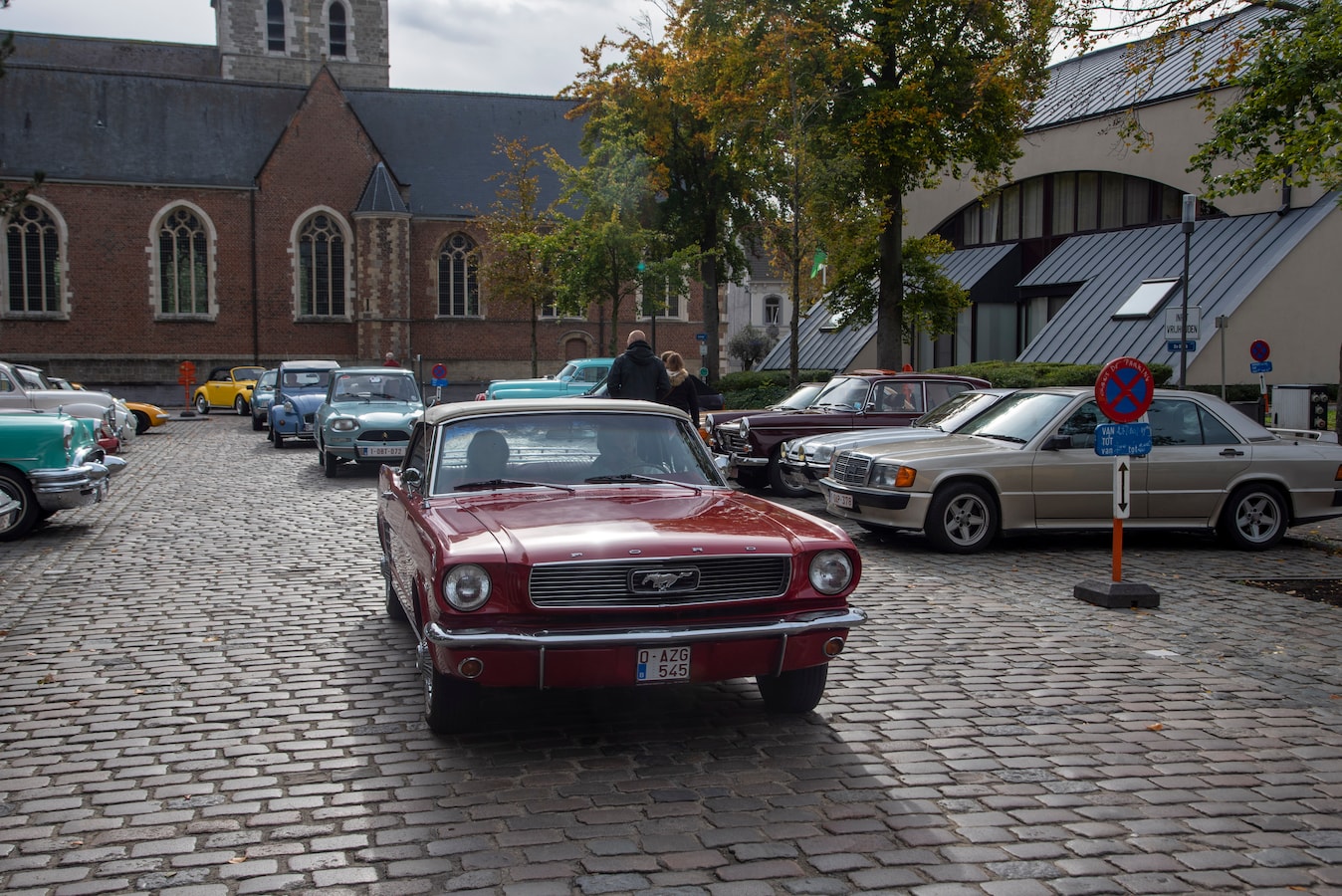 Rondrit Gentsche Retro Wielen voor Rode Neuzenactie in Laarne | Foto ...