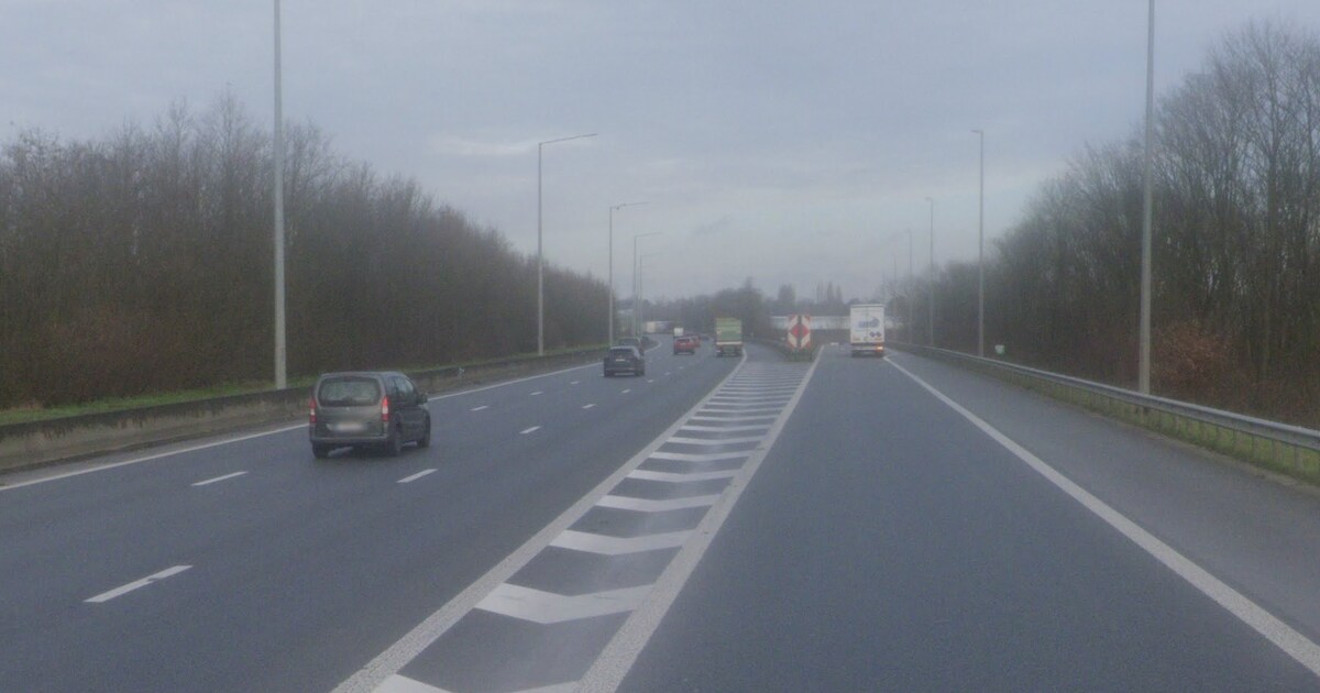 Hindernis op de rijbaan E19 Antwerpen richting Brussel: één rijstrook ...