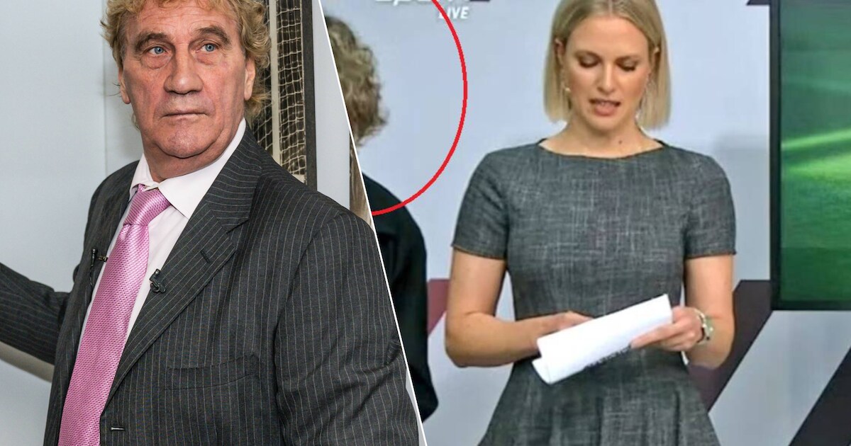 Duitse voetbalshow op stelten gezet door indringer nadat die... verward ...