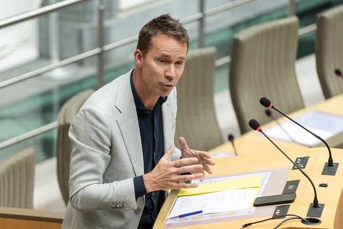 Gespreksavond met Vlaams minister Jo Brouns (CD&V) in café ‘Bij Stinne ...