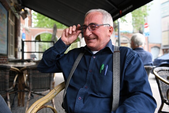 Filip geeft legendarisch café Universum van papa Frans een nieuwe ...