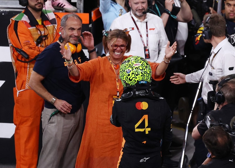 850 euro inkom en ‘Sweet Caroline’ uit volle borst: Lando Norris vierde ...