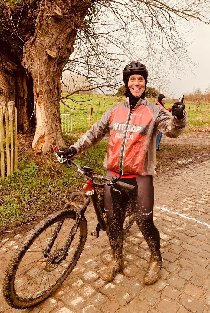 75 deelnemers trotseren kou tijdens eerste ‘ludieke bibberkoers ...