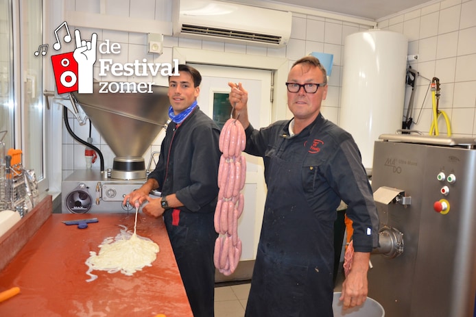 Slagers Franky en Jef bereiden 3.500 kilogram paardenworsten tijdens Lokerse Feestweek: “We ...
