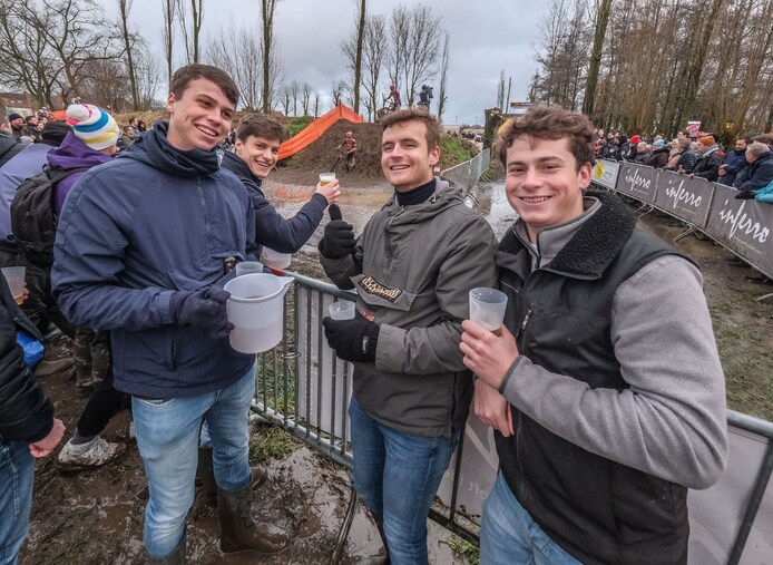 KIJK. Modder, modder en nog eens modder op de Hexia Cyclocross ...