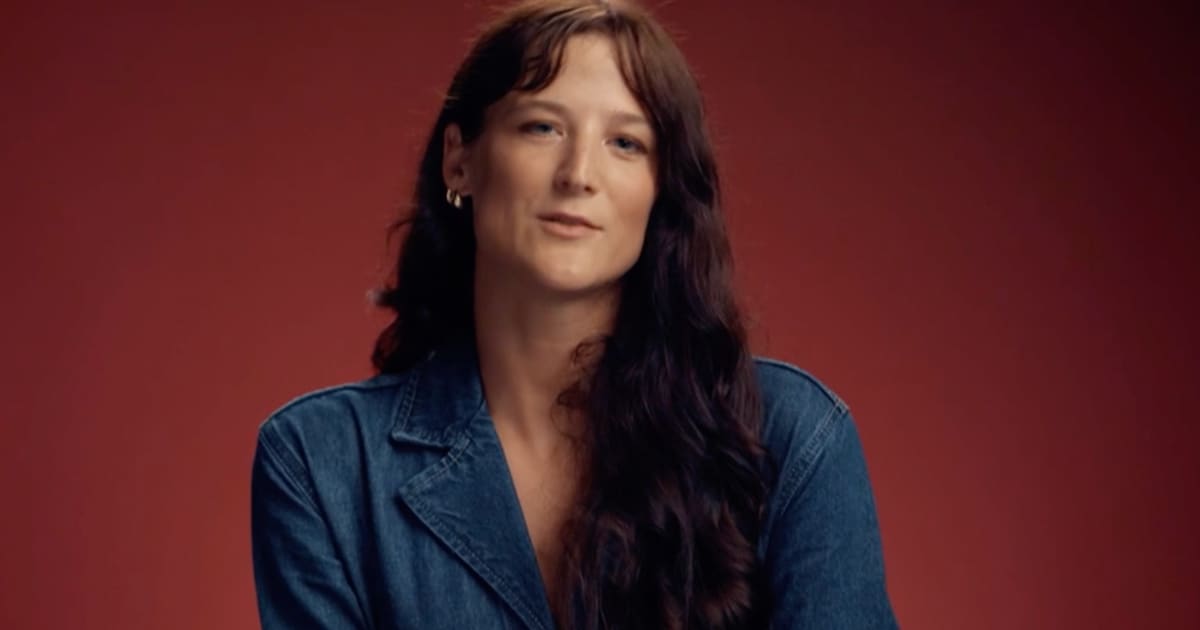 Nora Monsecour openhartig over uitdagingen als trans vrouw in ‘Kung fu ...