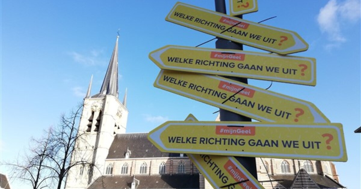 Gele pijlen met ‘Welke richting gaan we uit?’ duiken opeens op in stad ...