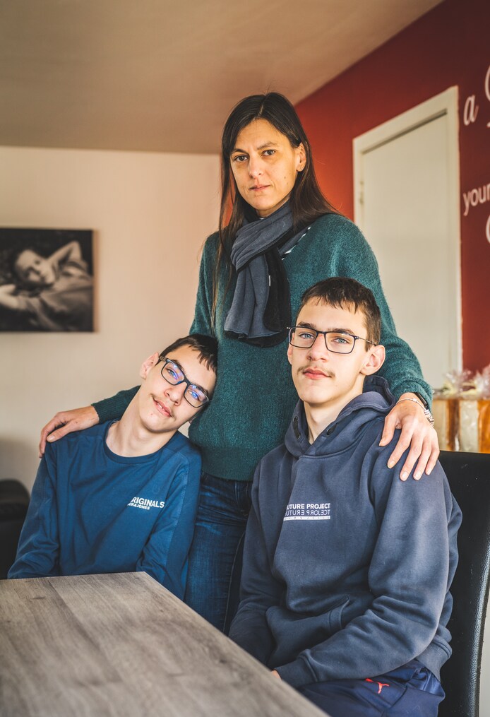 Kelly verkiest bucketlist van haar ongeneeslijk zieke tweelingzonen (15 ...