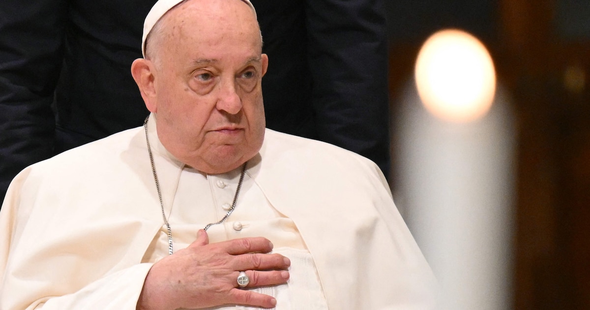 Paus Franciscus (88) heeft nu ook last van ‘mild nierfalen’, maar ...