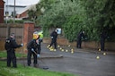 Gruwelvideo van moordpoging zet Belfast in brand: hoe posts van Elon ...