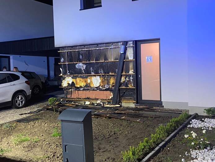 Aanzienlijke schade aan gevel na brand: brandweer kan erger voorkomen ...