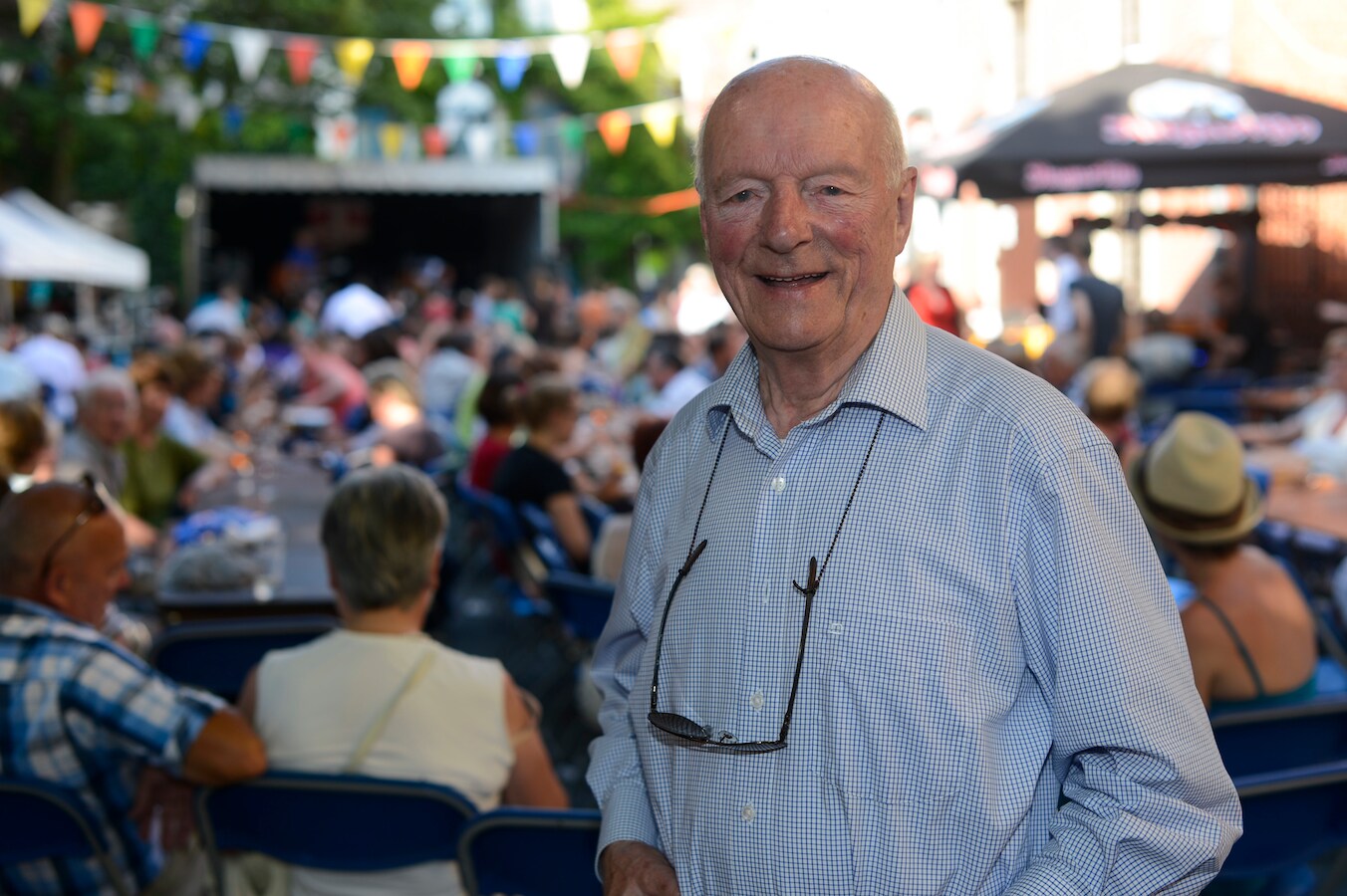 Roger Van Bockstaele krijgt op zijn 99ste medaille van erkentelijkheid ...