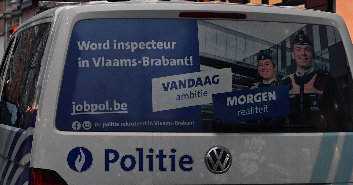 Bestuurder verliest controle over het stuur en botst tegen boom | Leuven | hln.be