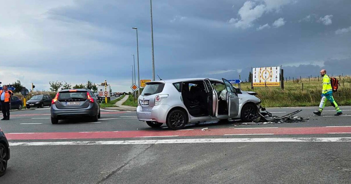 Zware klap op kruispunt Den Os in Boekel | Zwalm | HLN.be