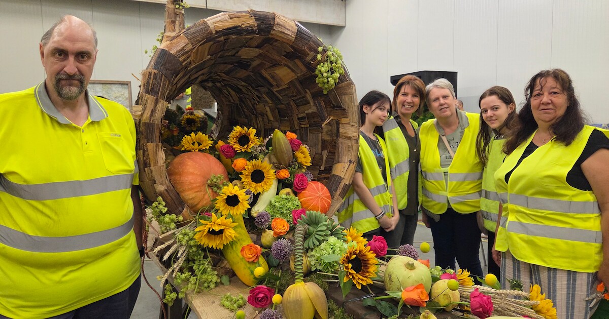 Topontwerpers en vrijwilligers leggen laatste hand aan creaties voor ...
