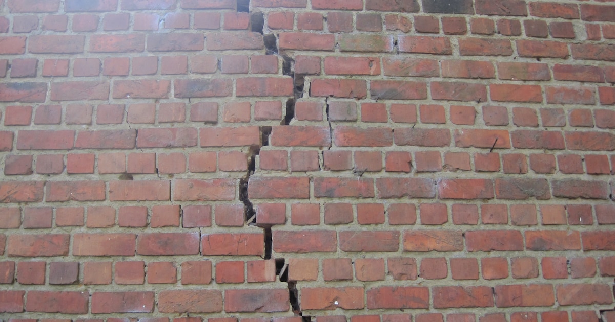 “Scheuren in muren door Oosterweel”: bewoner Ten Eekhovelei slaat alarm ...