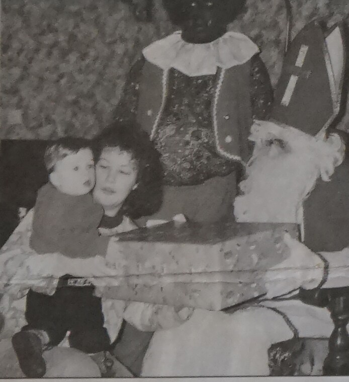 Café De Bijl viert tienjarig bestaan met stamgasten: “We zijn één grote ...