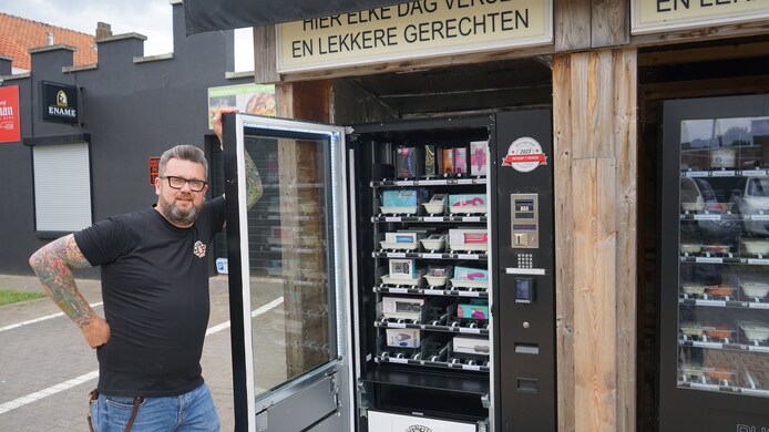 Automaten met seksspeeltjes veroveren stilaan heel Vlaanderen: “Vooral de speeltjes voor mannen ...